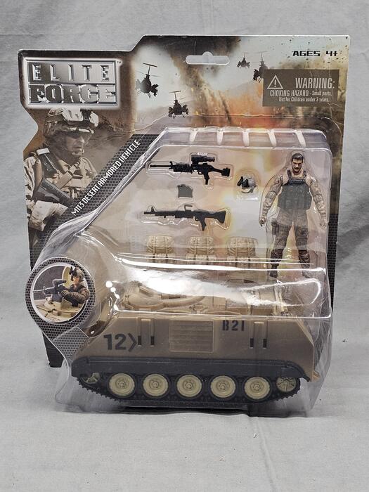 Elite Force 1:18 scale figure and tank playset